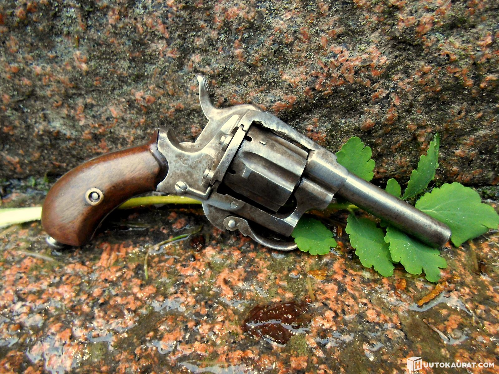 Rare six-shot revolver — unusual permit-free cartridge firearm, 19th ...