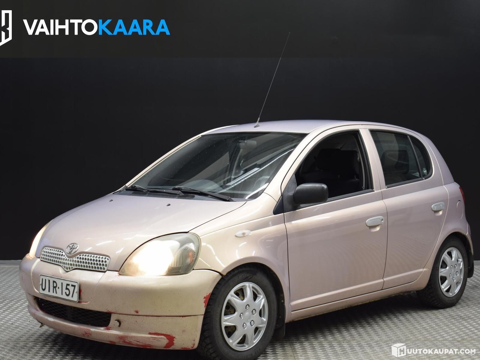Elegantes Toyota Yaris 2000 Bilder
