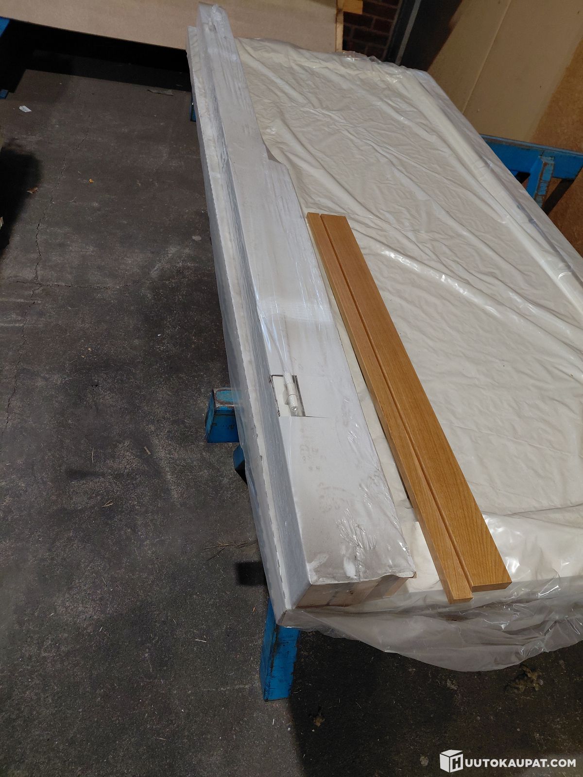 POISTOERÄ! Wicco Peiliovi 10x21 1P Valk Massiivi,Wicco Karmi 10x21 68 ...