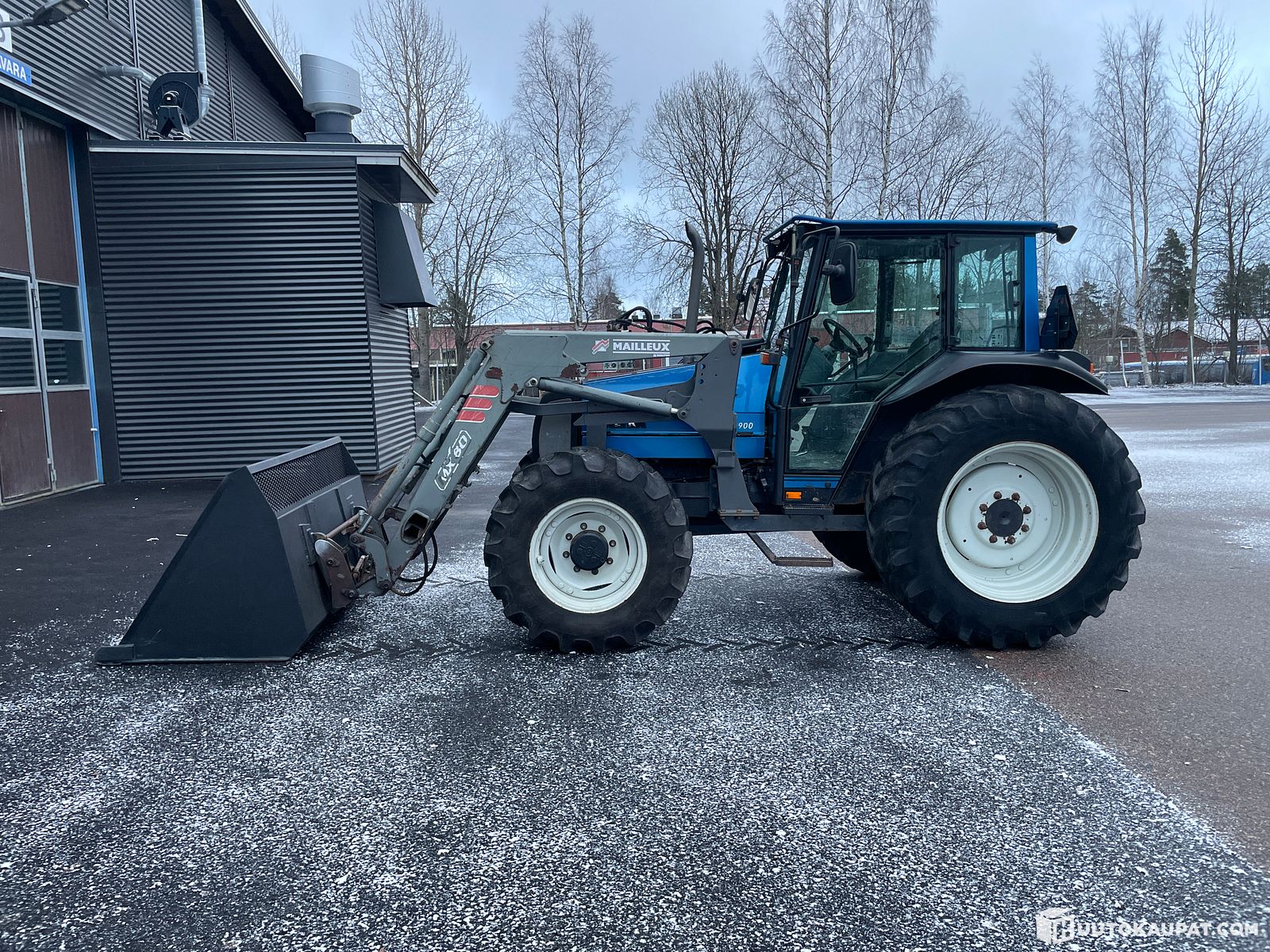 Valmet 900-4 kuormaajalla, 2002, Ylöjärvi | Huutokaupat.com