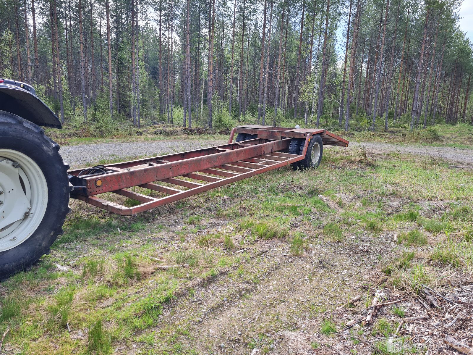 Traktori Vetoinen Lavetti Juuka Huutokaupat traktori-vetoinen-lavetti-juuka-huutokaupat