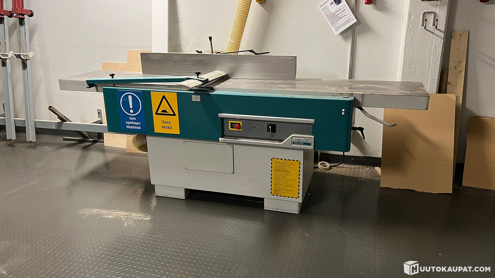 Käytöstä poistuvaa koulun kalustoa: Oikohöylä Griggio PF 510, Kempele ...