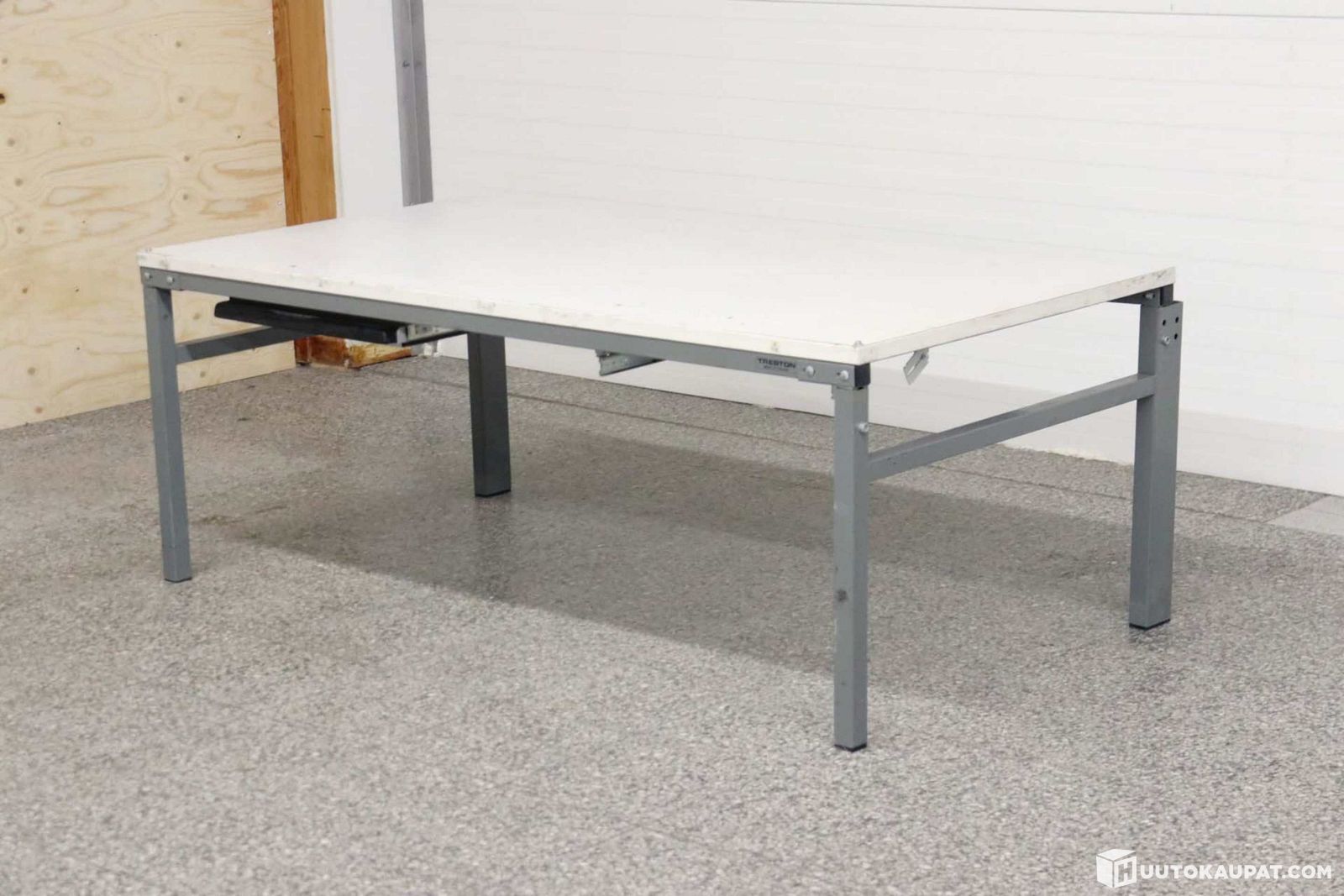 Laadukas Treston-työpöytä. S298, Hausjärvi | Huutokaupat.com