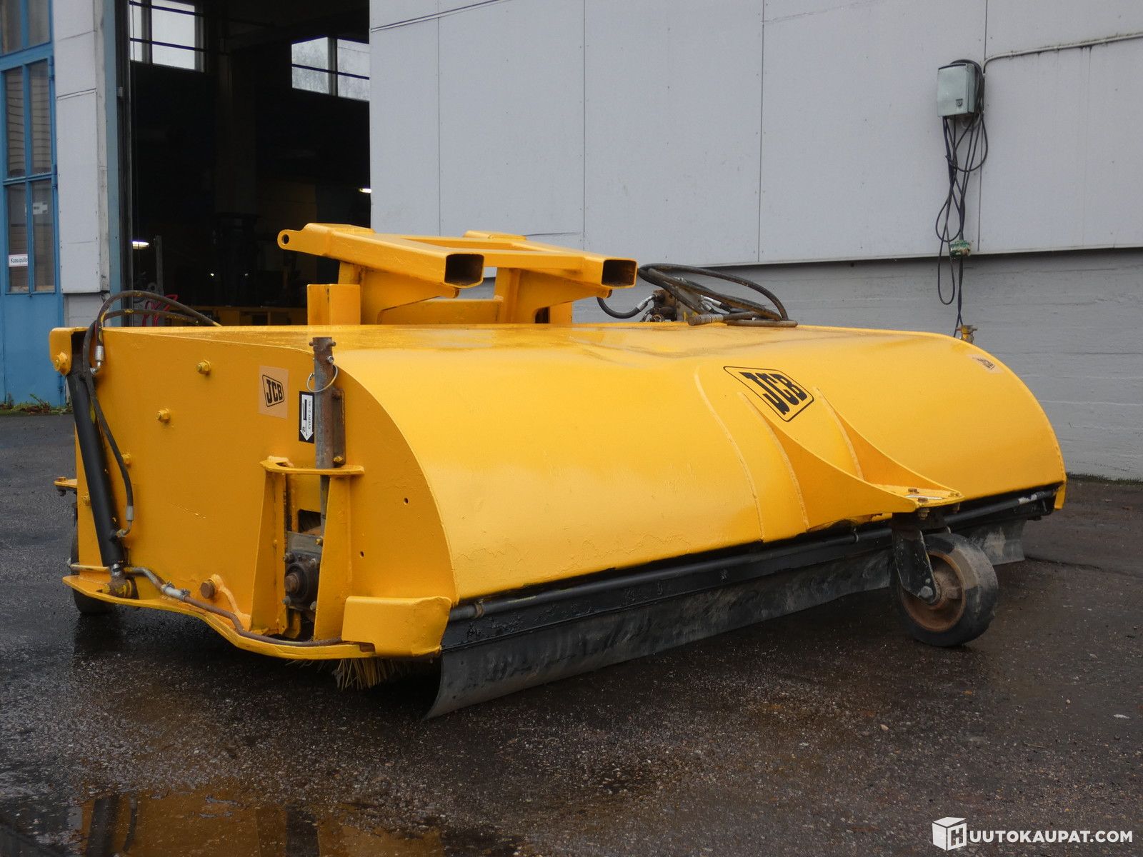 JCB SC240 keräävä harjakone, Kouvola | Huutokaupat.com