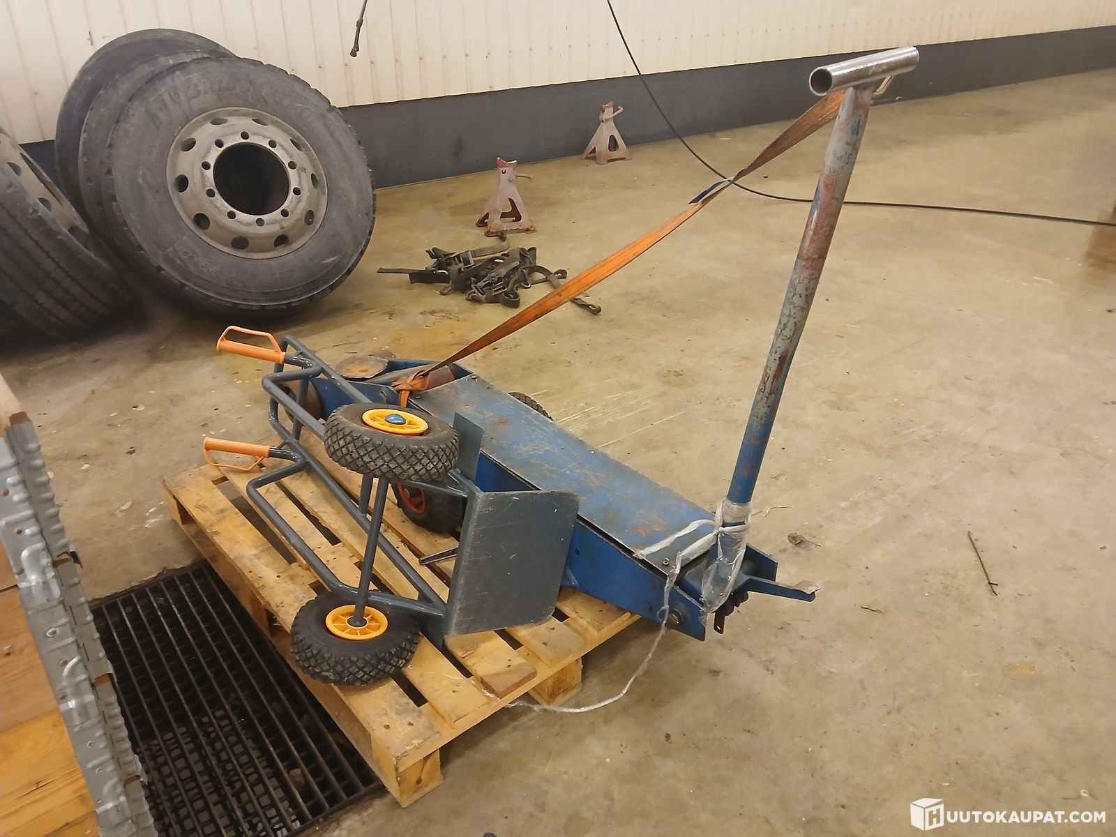 Workshop jack and transport trolley, Sastamala | Huutokaupat.com