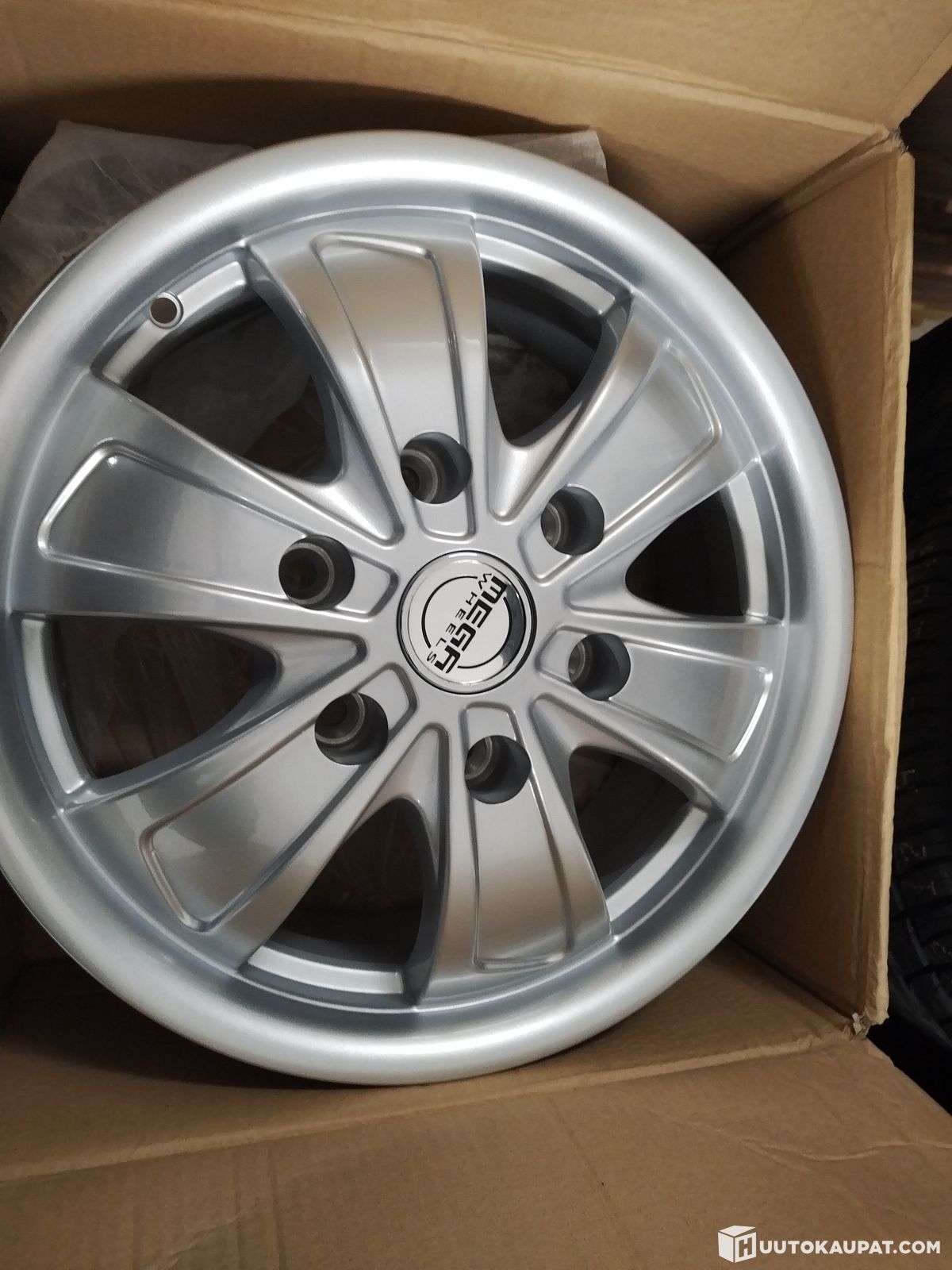 Uudet 16" kevytmetalli vanteet 4kpl, Oulu | Huutokaupat.com