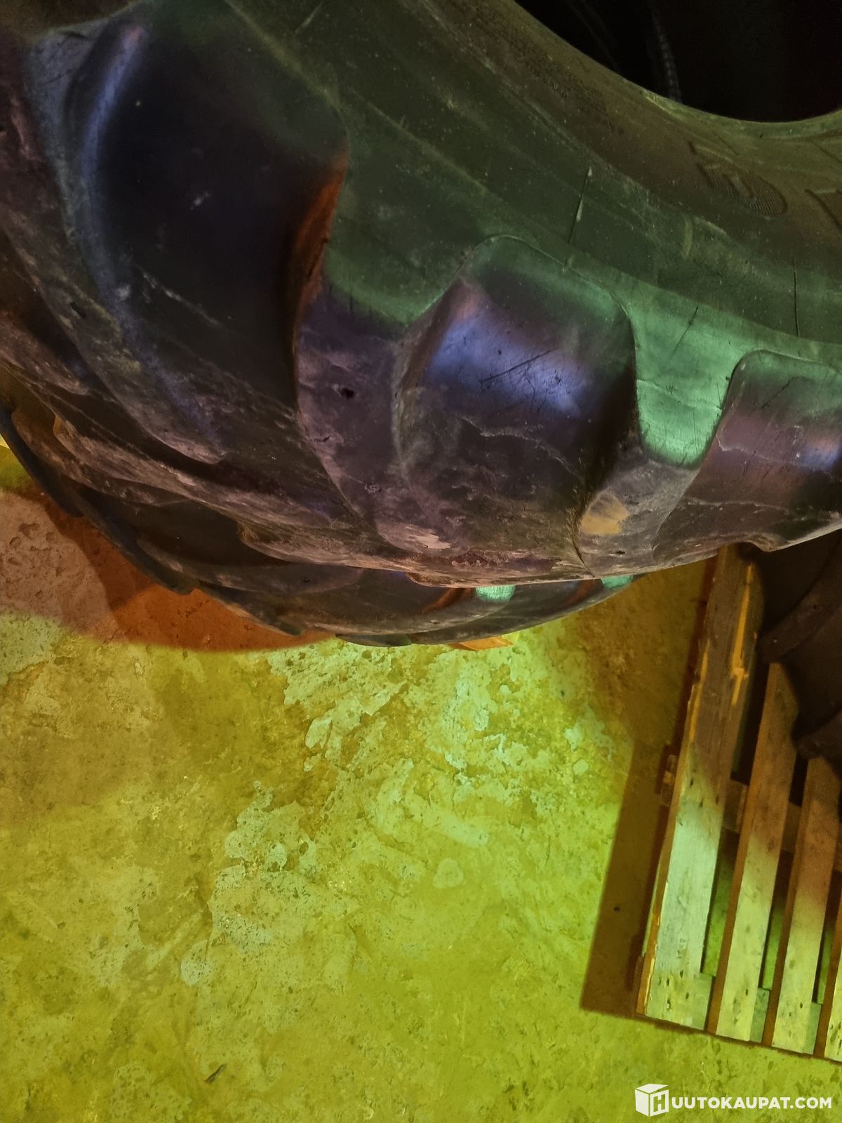 Muu merkki 650/65/38 540/65/28, Hyrynsalmi | Huutokaupat.com