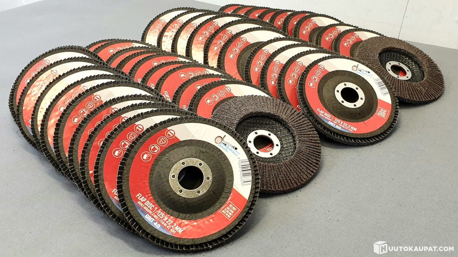 40kpl uusia laadukaita 125mm lamellilaikkoja - karkeudet 40 ja 60 ...