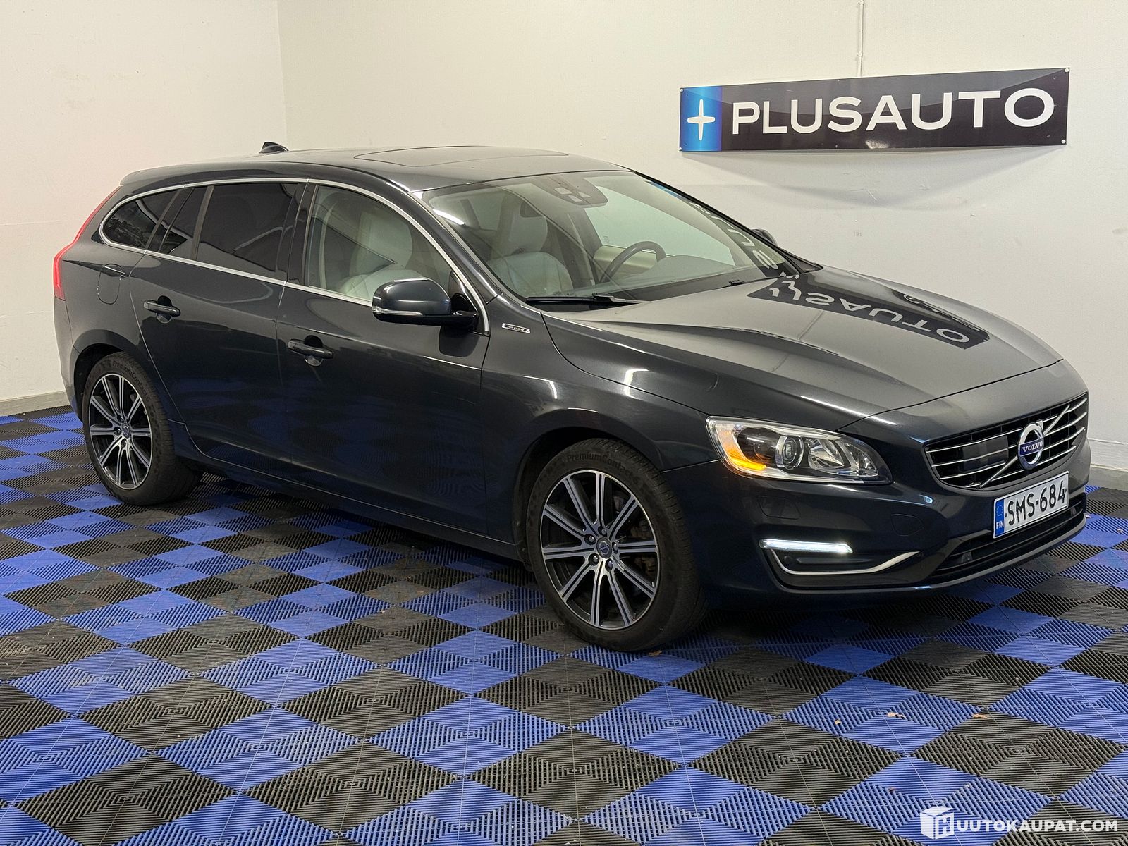Volvo V60 2.4 D6 Plug in hybrid Summum AWD Automaatti, 2014, Nokia ...
