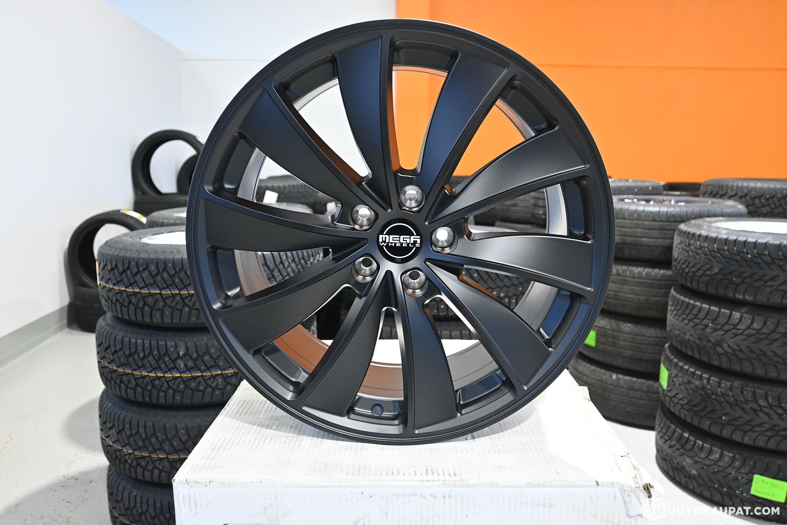 Mega Wheels Pyxis 19" vannesarja, 5x114,3, Tuusula | Huutokaupat.com