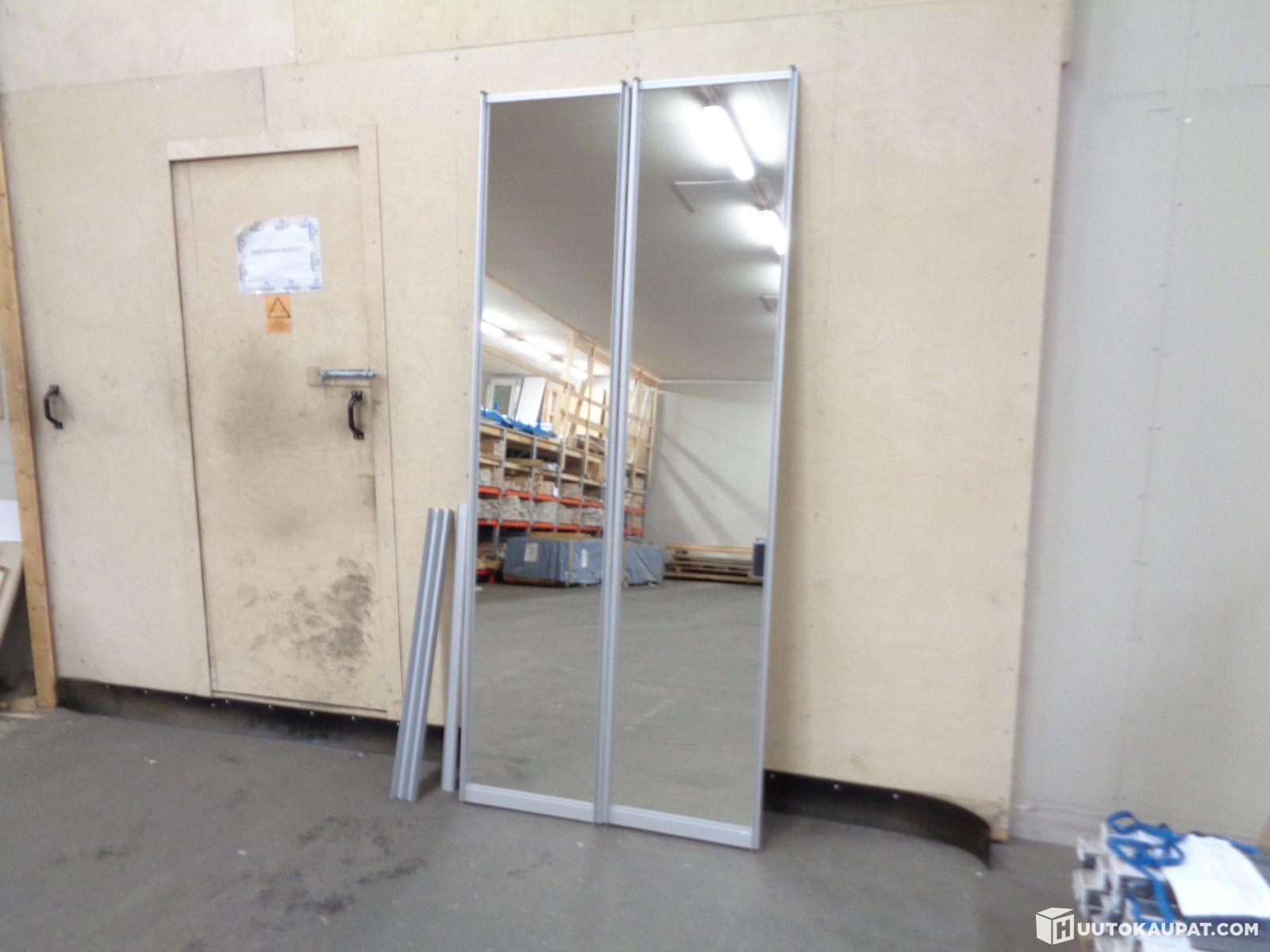 Liukuovet + kiskot 2 kpl, Lahti | Huutokaupat.com