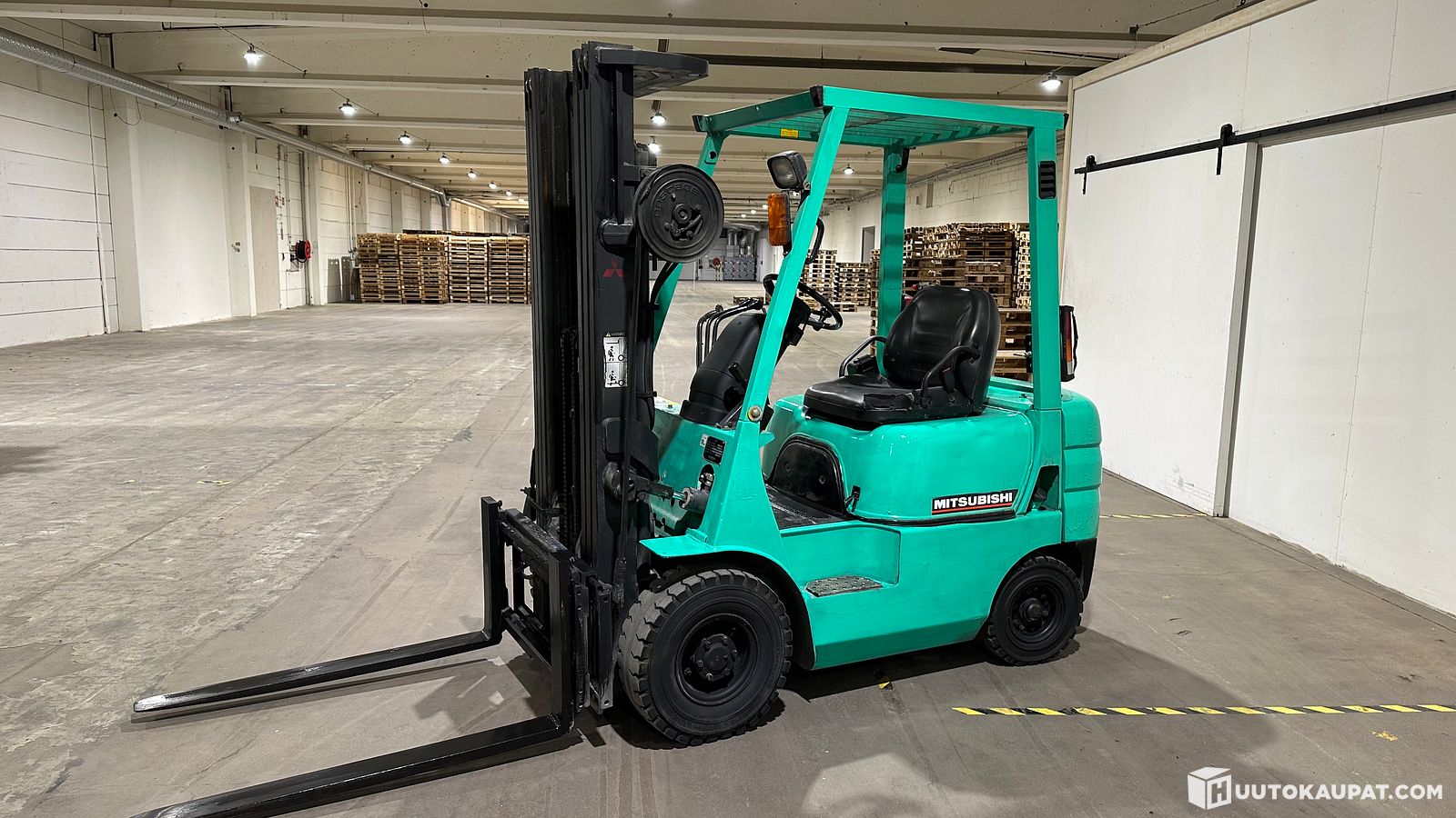 Mitshubishi FD151 laatu diesel trukki. Täysin kunnossa pienillä ...