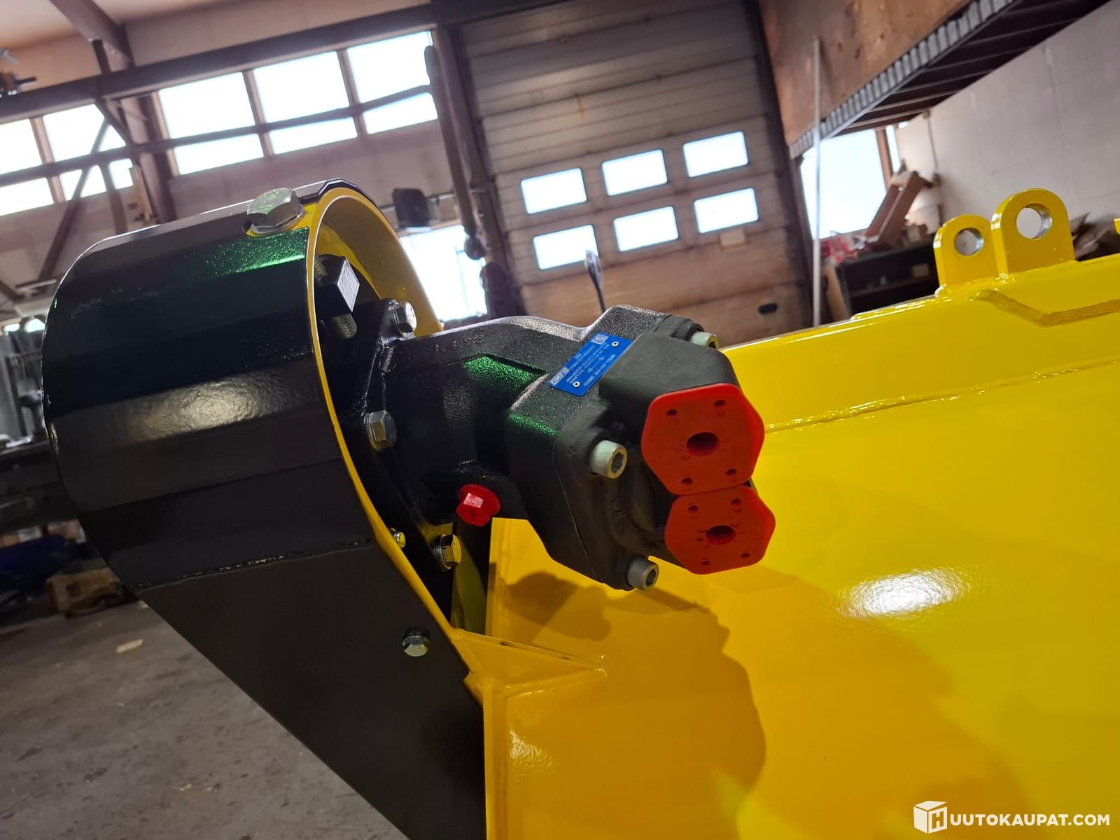 Ratemex AJO TM 150 -kelamurskain vesakon raivaukseen, Kitee ...