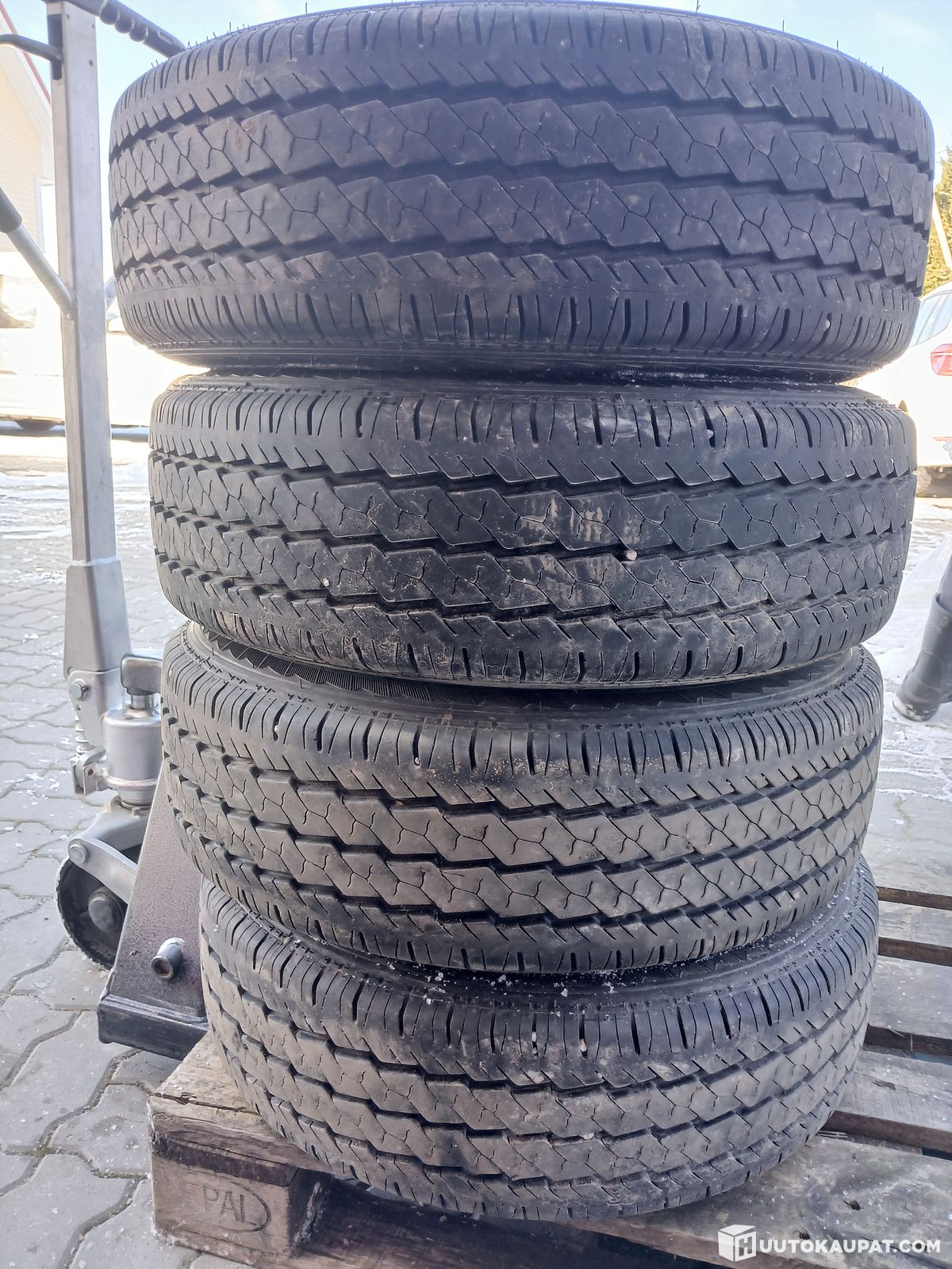 Pakun renkaat Autogrip Vanmax 195/60R16C, Helsinki | Huutokaupat.com