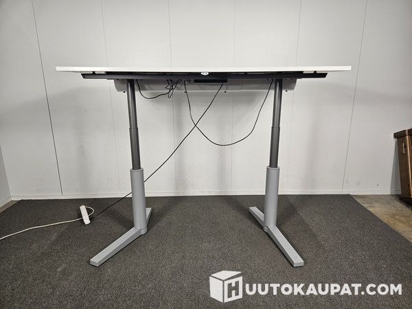 Martela sähköpöytä Götessons half pipe johtokourulla. A4108, Vantaa ...