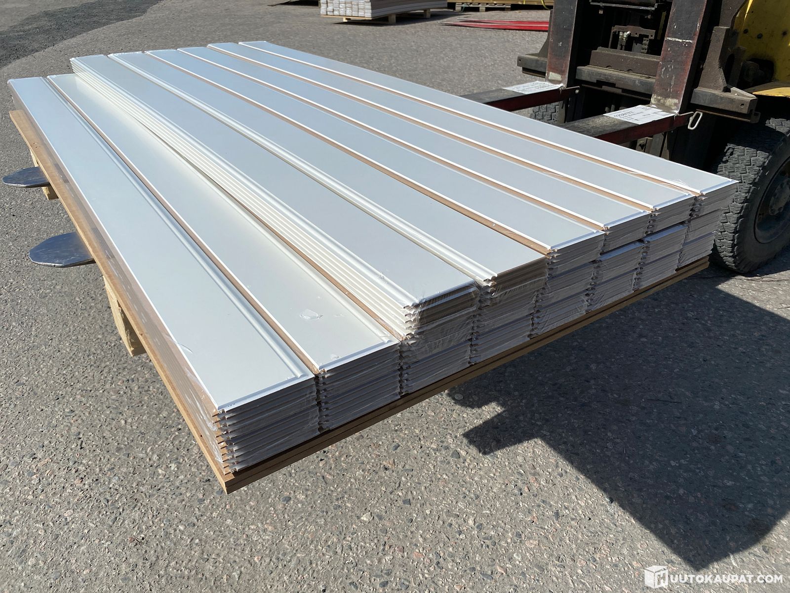 19m2 MDF sisustuspaneeli, SPA Valkoinen 12x120x2400mm STS 2-laatuerä ...