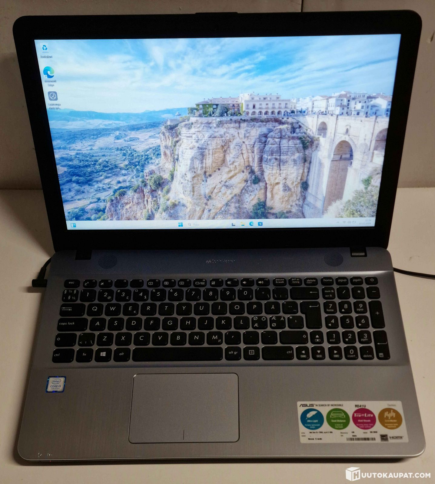 Asus Vivobook R541U, 15.6" FHD, i5-7200U / 4GB Ram / 256GB SSD ...