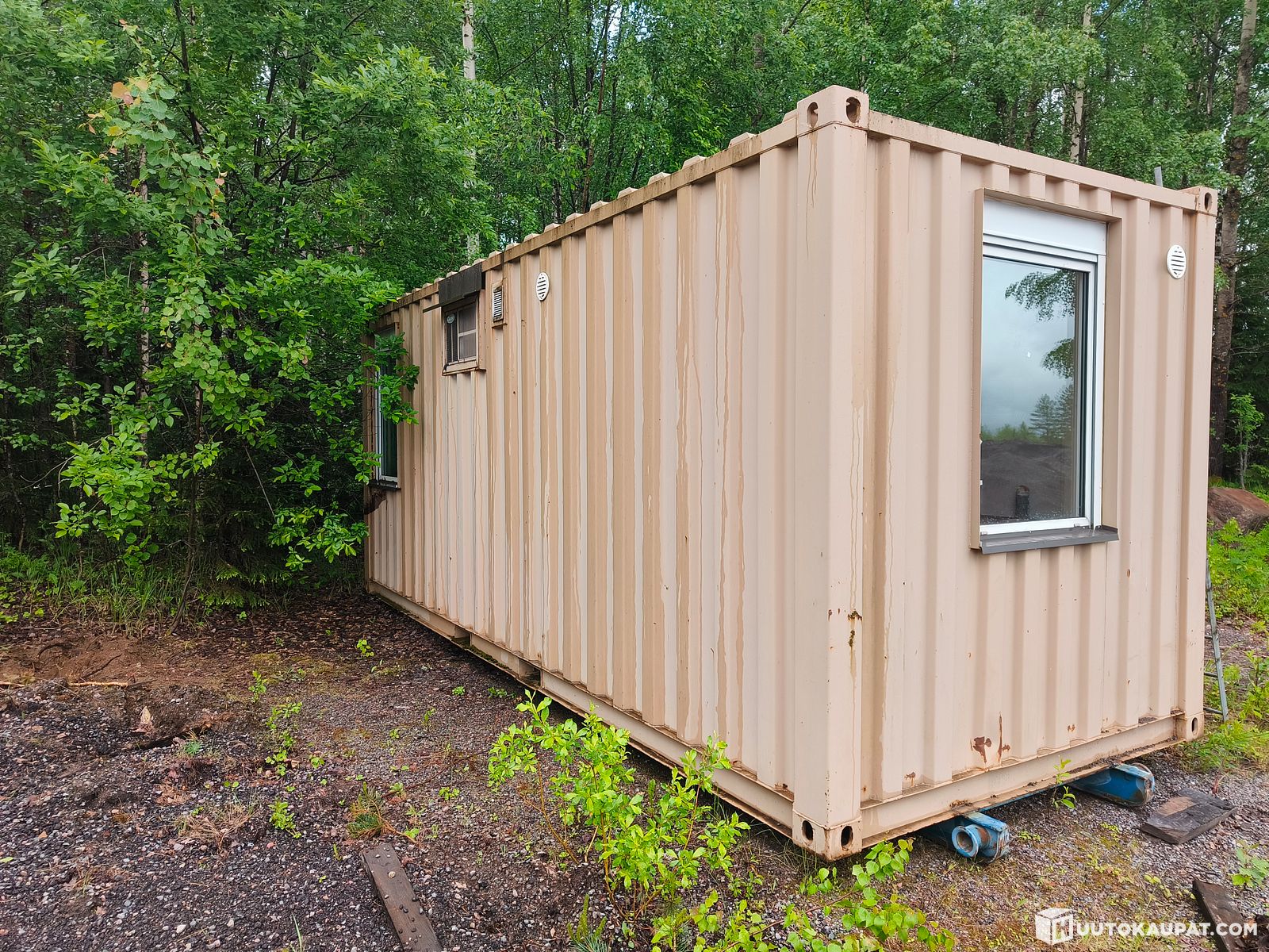 Toimisto/varasto kontti vaihtolava kiskoilla, Pieksämäki | Huutokaupat.com