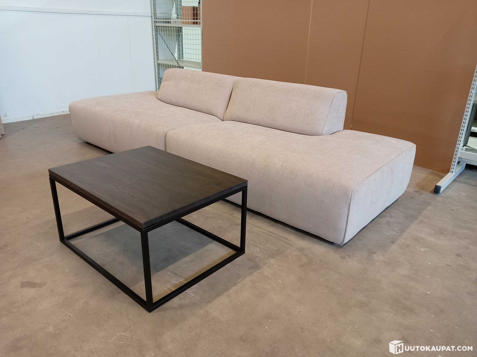 VEKE.FI Varastopoisto - Hali avopäätysohva ja Poukama sohvapöytä ...