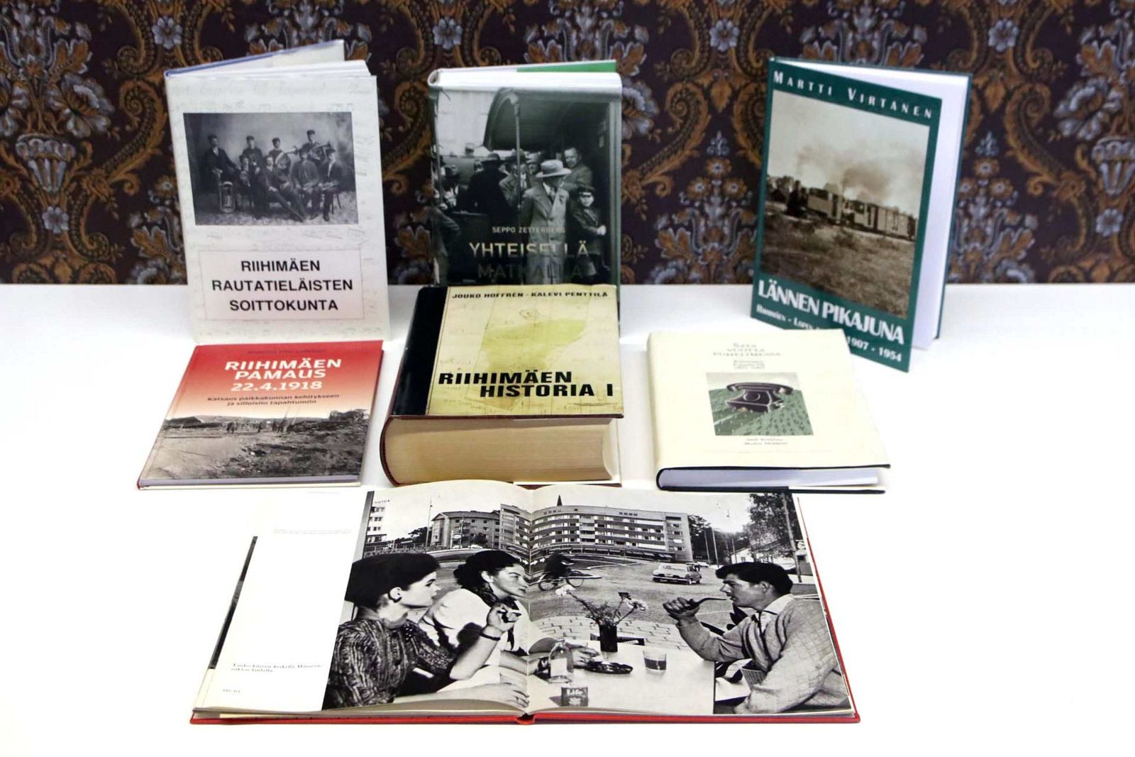 Riihimäki- ja juna-aiheisia kirjoja 7 kpl. KRT6110, Riihimäki | Huutokaupat.com