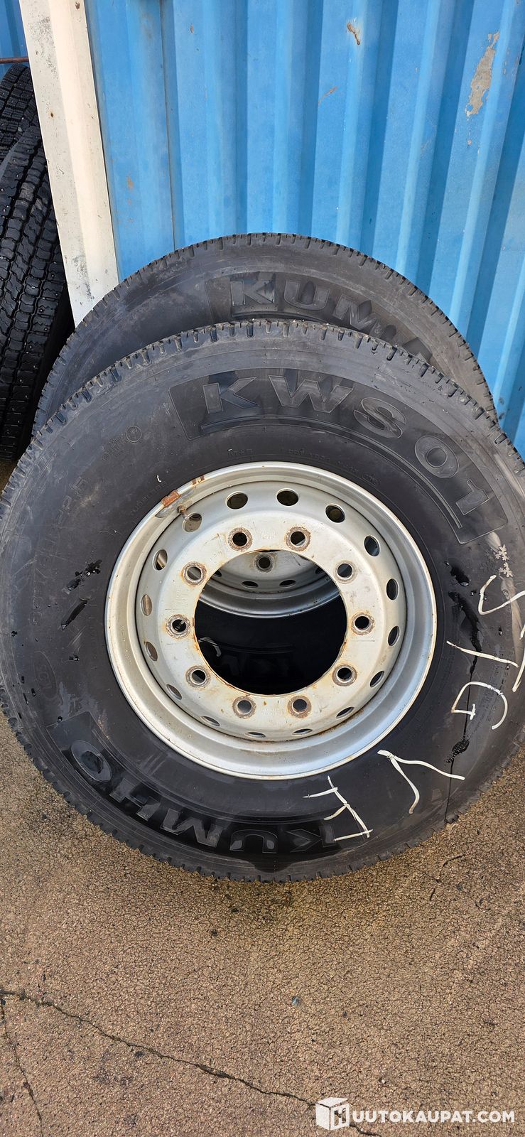 Hyväkuntoiset nastarenkaat Scania, Hattula | Huutokaupat.com