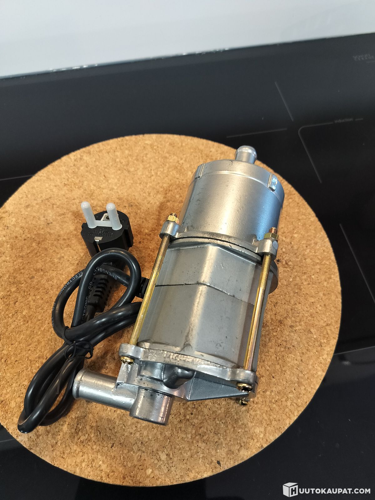 3 kW hose heater with circulation pump. For cars, tractors, etc ...