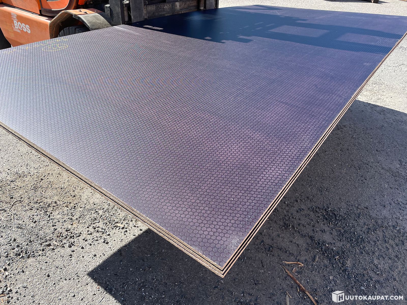 9mm filmivaneri n.15m2 erä 93., Valkeakoski | Huutokaupat.com