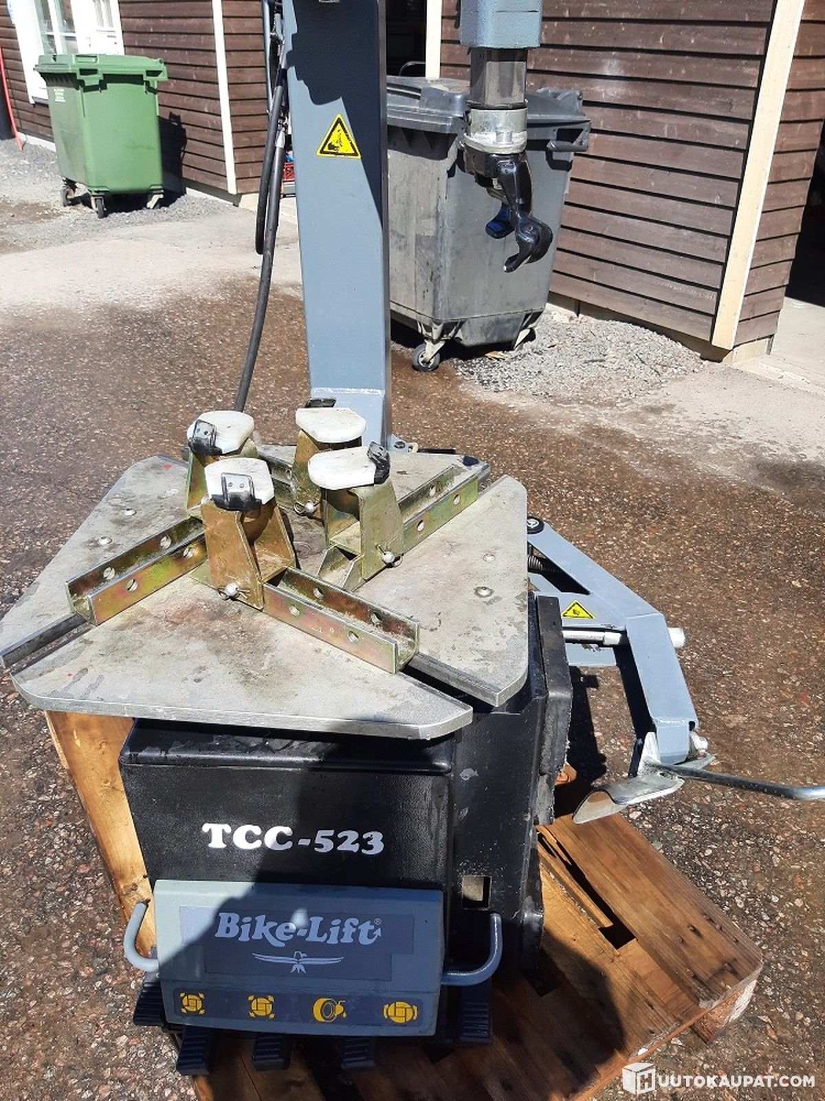 Rengaskone BIKE-LIFT TCC 523 2007, Kuhmoinen | Huutokaupat.com