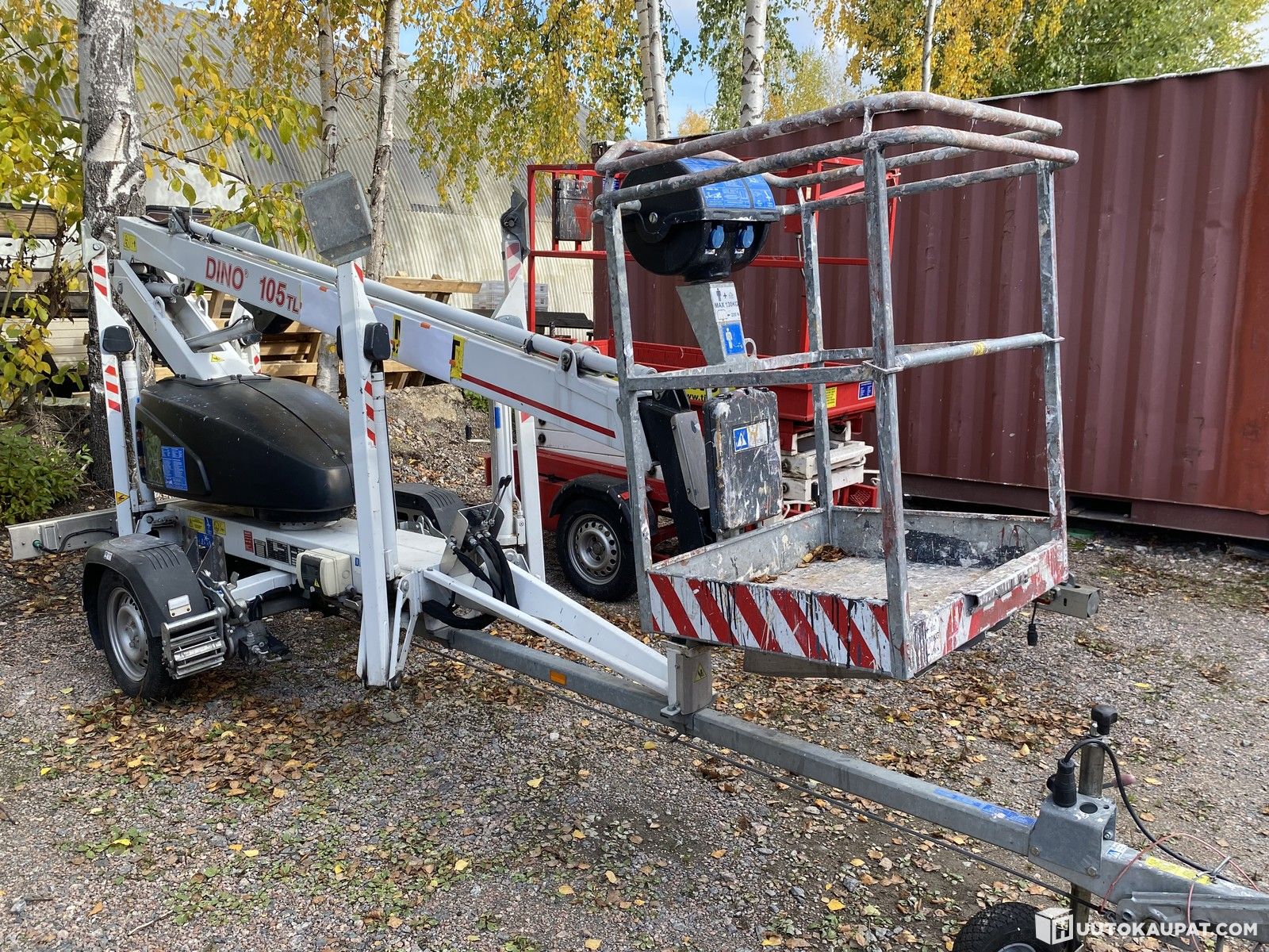 Dino 105 TL auton perässävedettävä henkilönostin, Helsinki ...