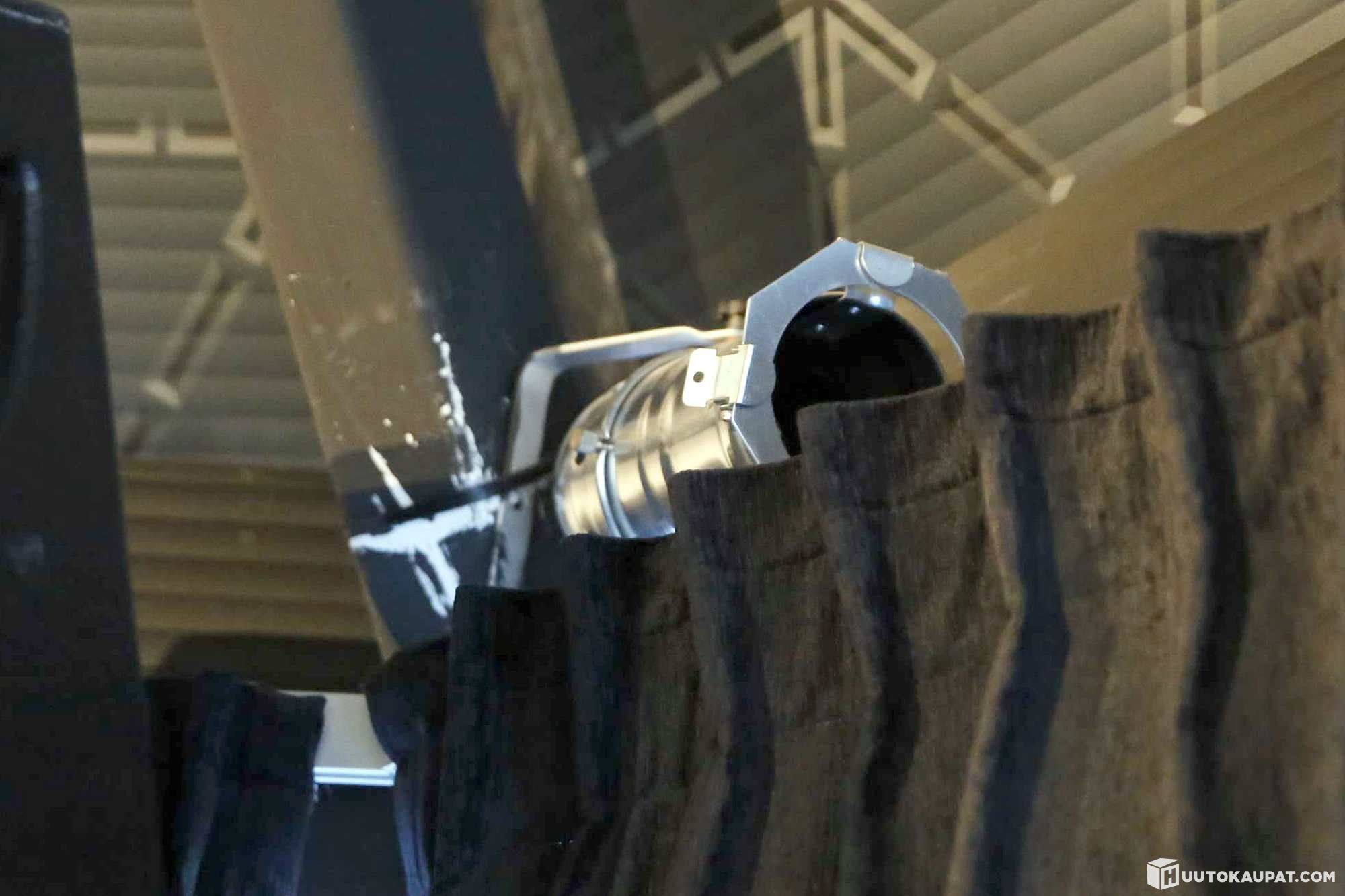 Valokalustoa: 7 kpl LED PAR, 5 kpl diskopallo, 1 kpl PAR tölkki, 3 kpl profiilivalo. RFL13/177 ...