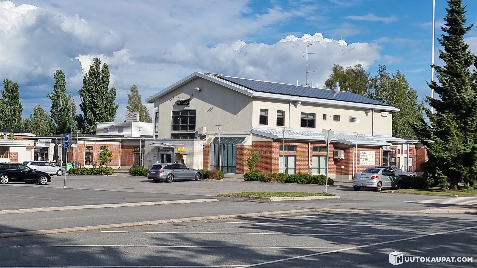 Hattulan säästöpankkitori LH A1, Hattula | Huutokaupat.com