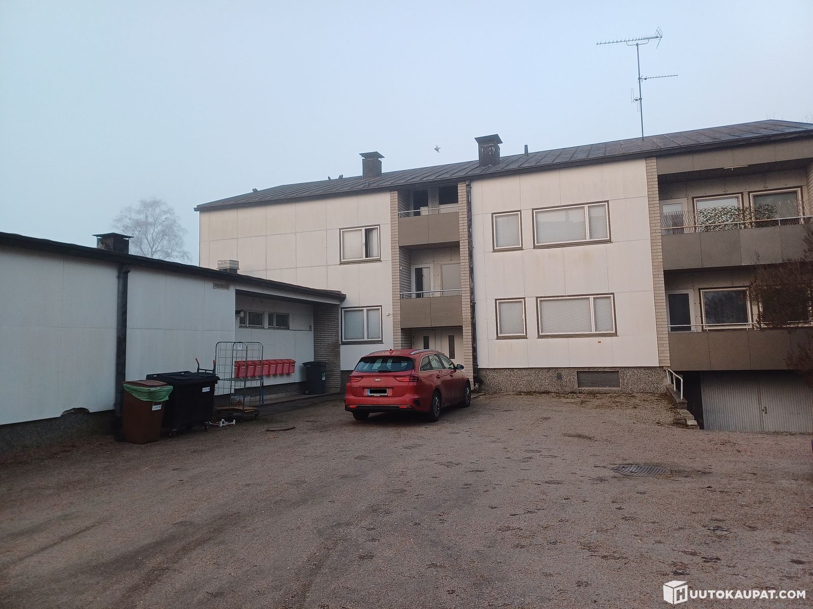 Seized small apartment building in Salo, Salo | Huutokaupat.com