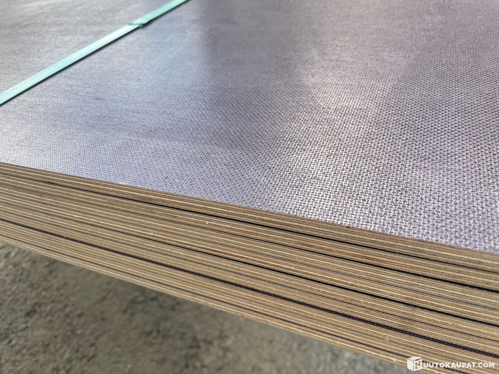 9mm filmivaneri n.31m2 erä 10., Valkeakoski | Huutokaupat.com