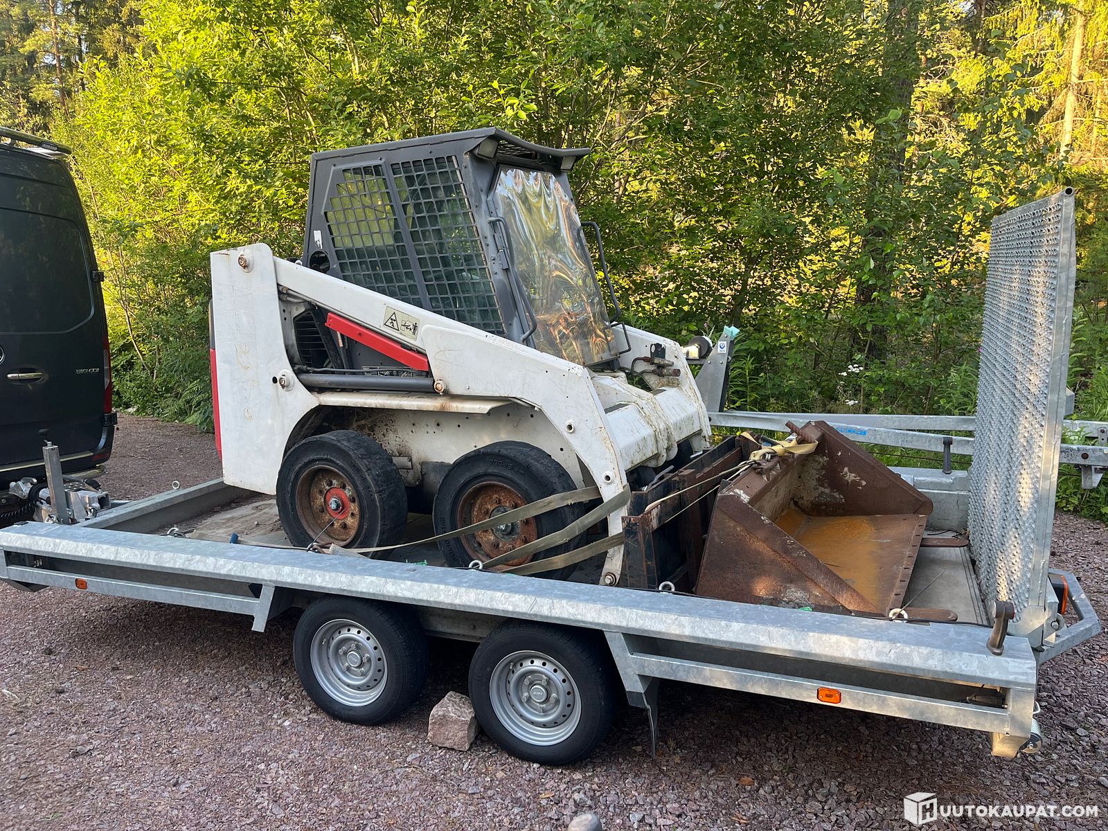 Bobcat 753 vm. 1997, Umpikumirenkaat, Kauha + Trukkipiikit ...