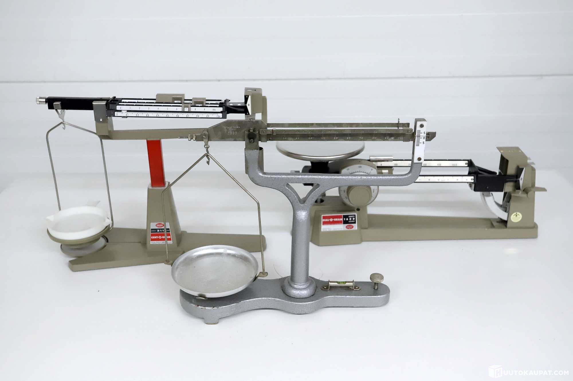 Hienot Ohaus- ja Optillinen Tehdas Oy-vaa'at, 3 kpl. S4935, Hausjärvi | Huutokaupat.com