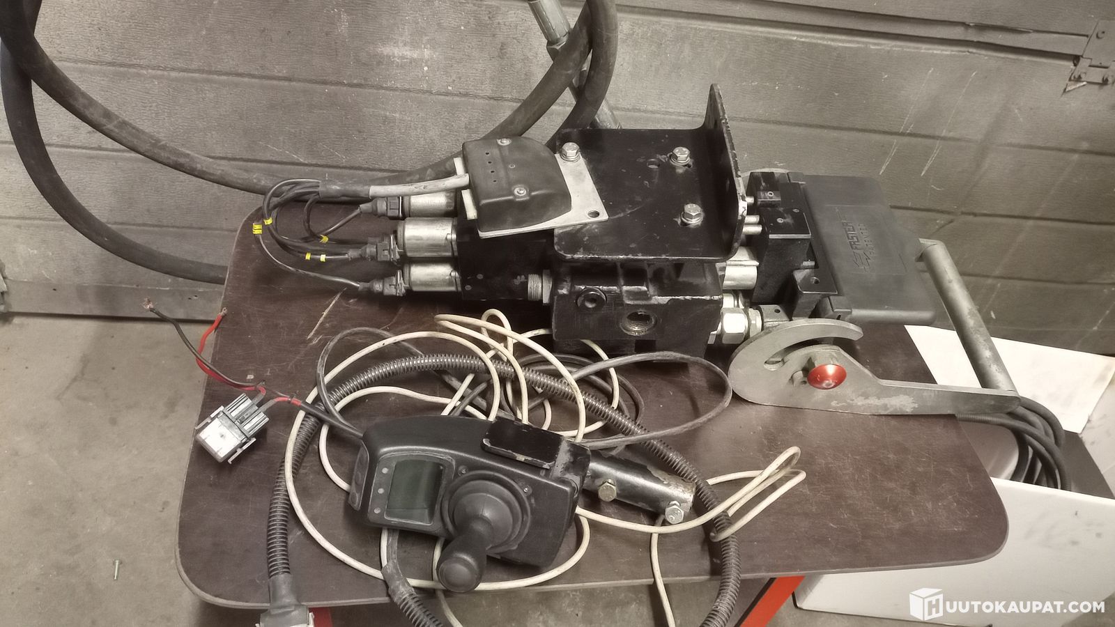 Nimco controls Hydrauliikkalohko joystic ohjauksella, Nivala ...