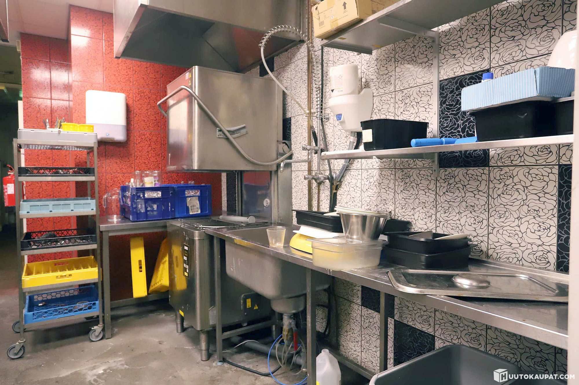 Zanussi ZHTAI -kupuastianpesukone ja linjasto. RFL12/573, Tampere | Huutokaupat.com