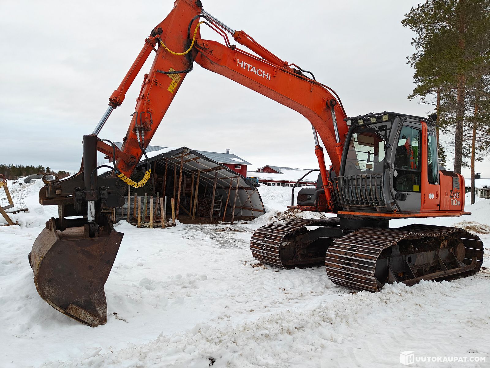 Hitachi ZX 110 M, 2006 kaivinkone metsäalustalla, Pudasjärvi ...