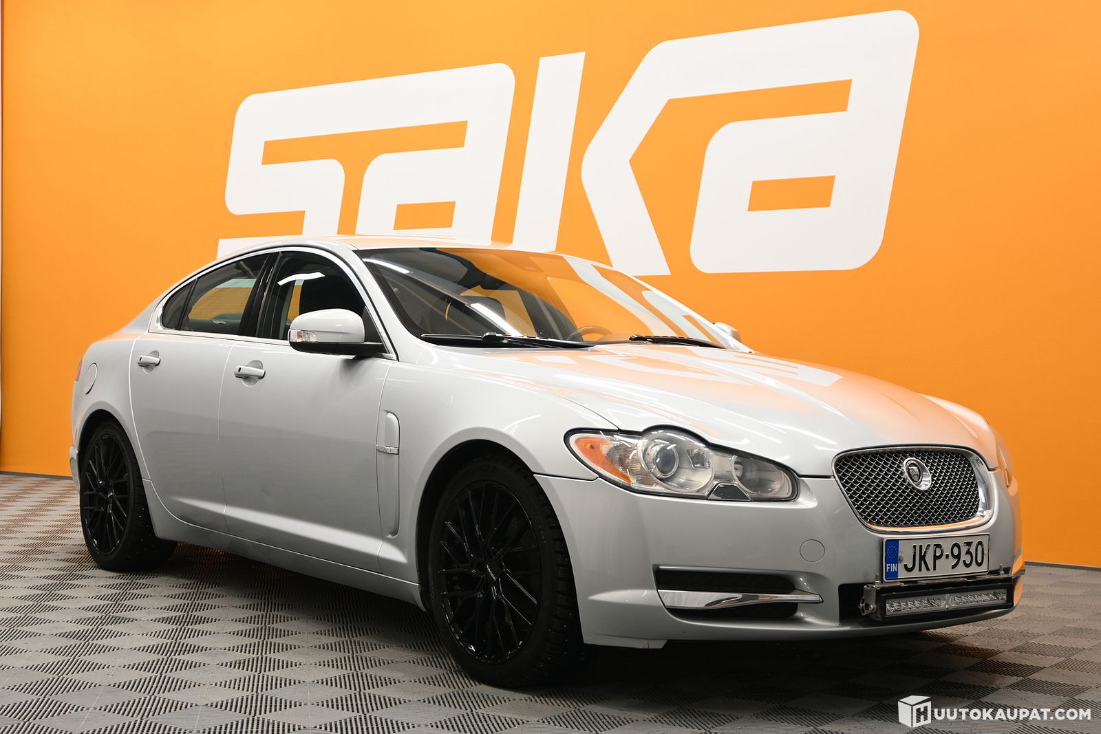 Jaguar XF * Bowers&Wilkins / Nahat / Lämmitettävä lasi *, 2009 ...