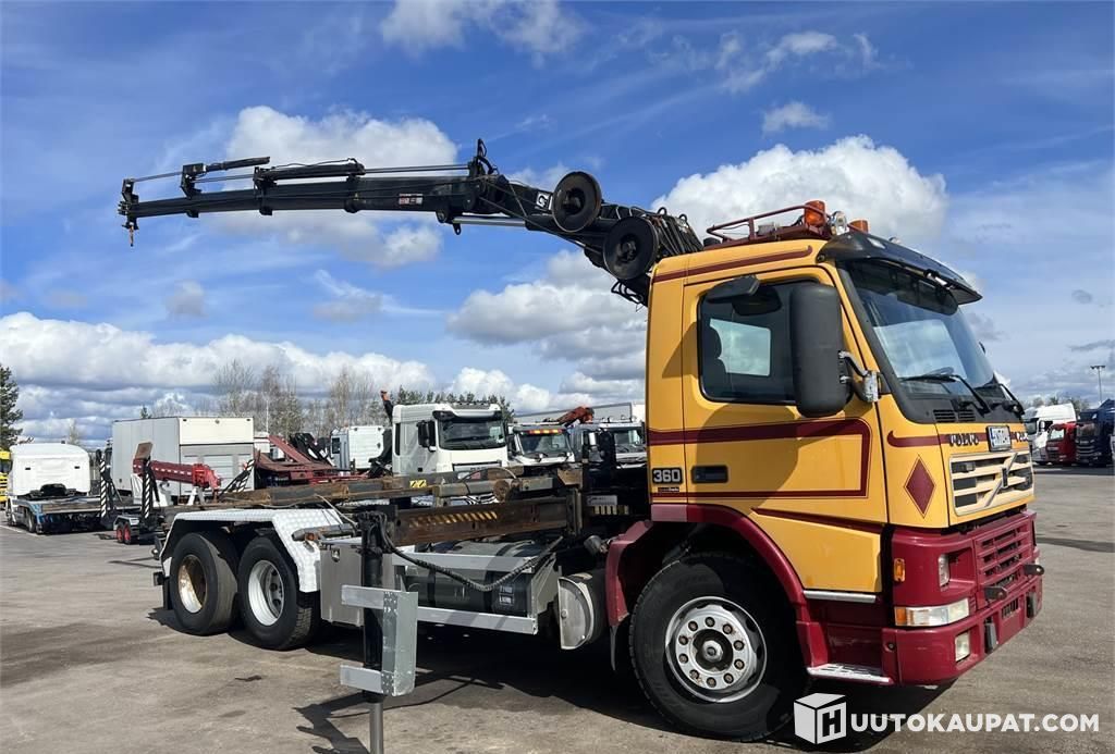 Kuorma-auto Volvo FM10 - 360 6X2, vaijerilaitteilla ja Hiab 105-3 nosturilla, Vm. 2000, Turku ...