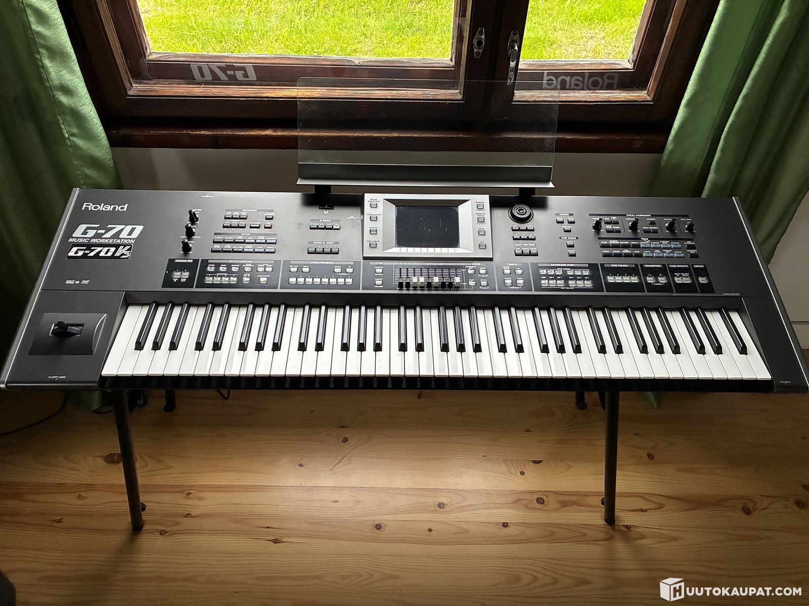 Roland G-70 Music Workstation syntetisaattori ja Alto kaiutin, Rääkkylä ...