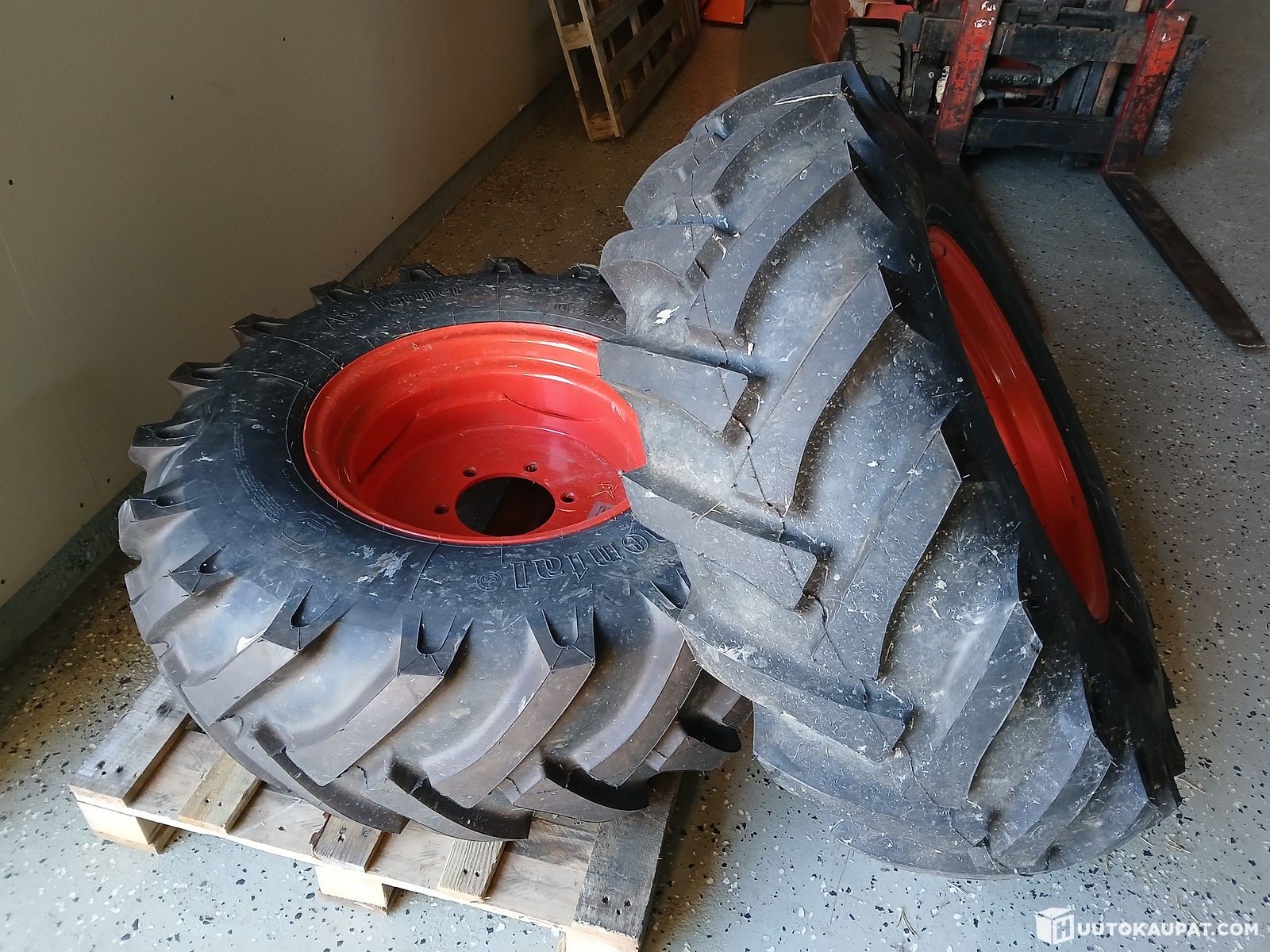 Combine harvester tyres Continental 360/80-20 8pr +Rims "Winter ...