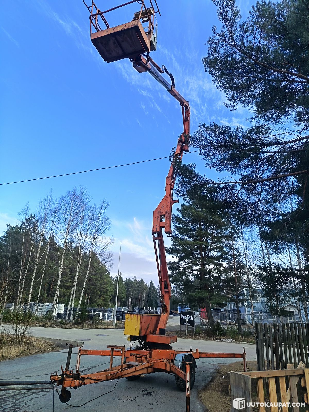 Simon Topper 15 T HENKILÖNOSTIN, Pori | Huutokaupat.com
