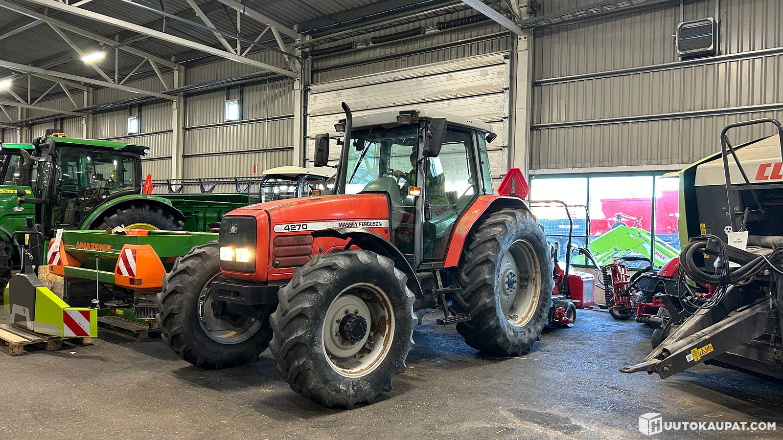 Maataloustraktori Massey Ferguson 4270, vm. 1998, Turku | Huutokaupat.com