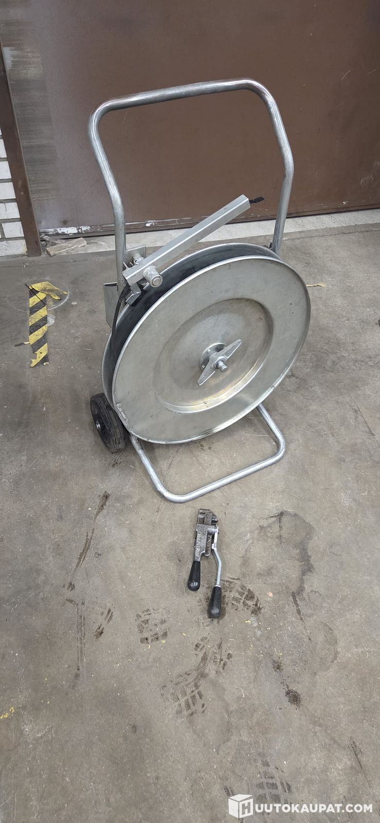 Reverse vending machine and reel, Ylöjärvi | Huutokaupat.com