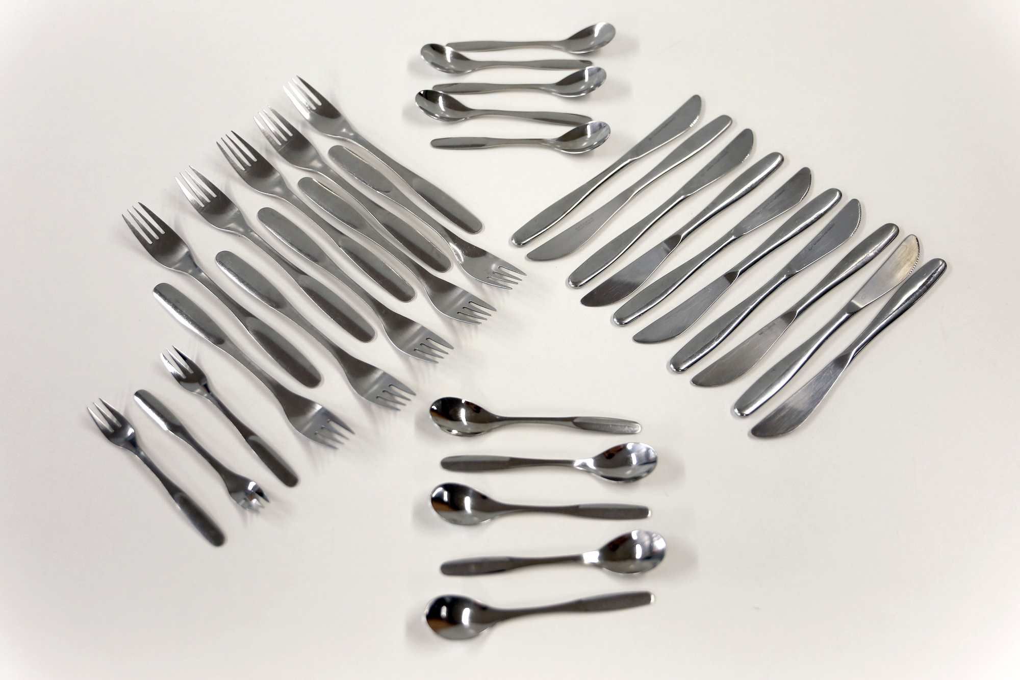 790 kpl muki (erä 50) Kamu Collective Oy konkurssipesä, Espoo | Huutokaupat.com