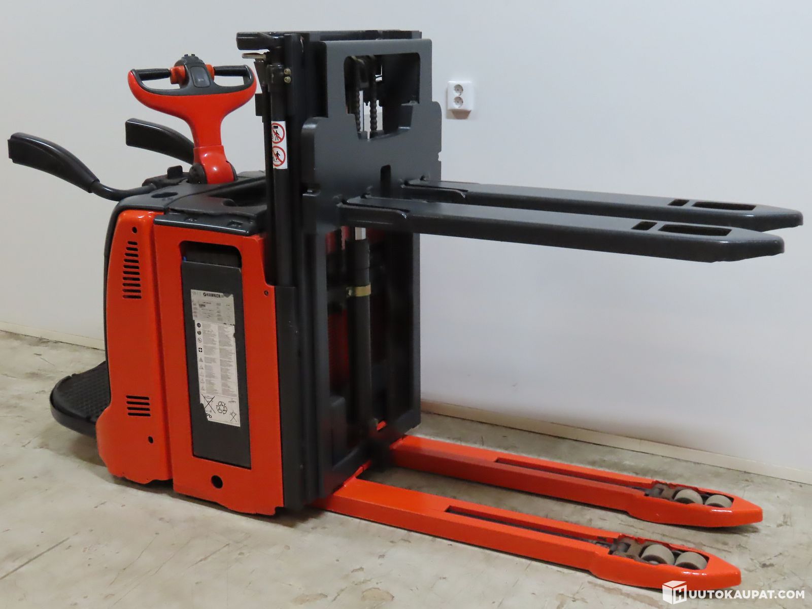 PINOAMISVAUNU LINDE L12 vm.2017 1200kg/2000kg (Siistikuntoinen, kohtuulliset käyttötunnit ...