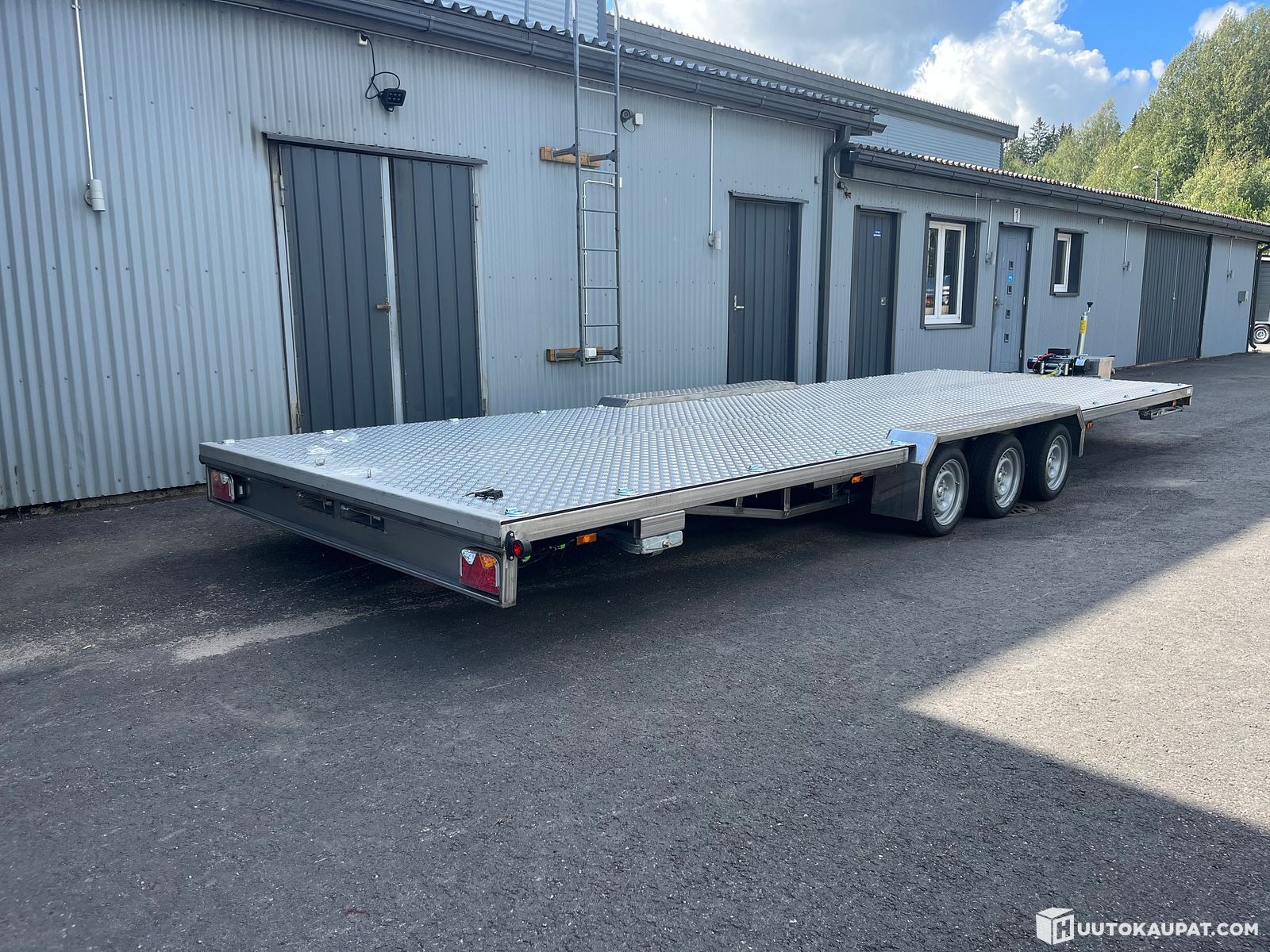 Uusi Näyttävä Autotraileri ” Alusta Rosteria ” Mitat 9,50x2,48, Lahti ...