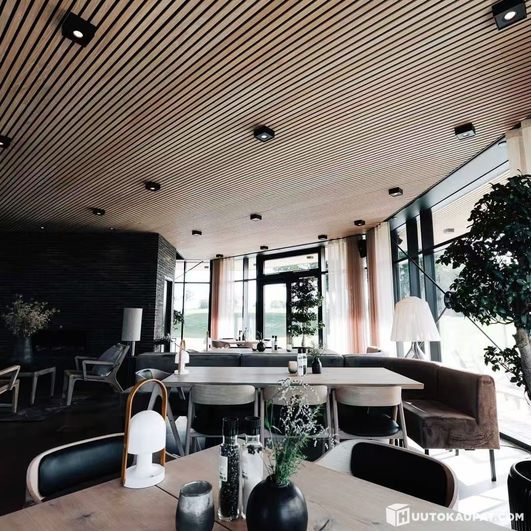 Akustiikkapaneeli vaalea tammi musta huopa 20x600x2400mm. 10 kpl/14.4m2 ...