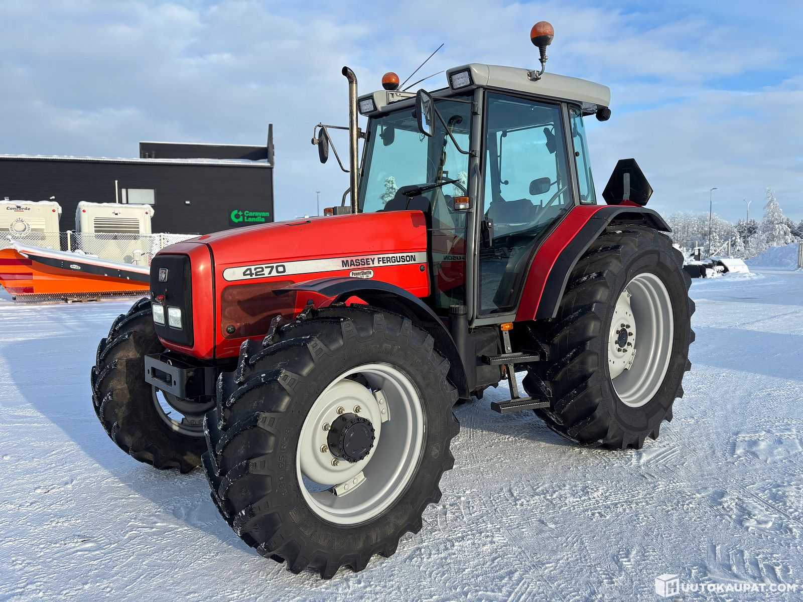Massey Ferguson 4270 traktori, 2001, Kempele | Huutokaupat.com